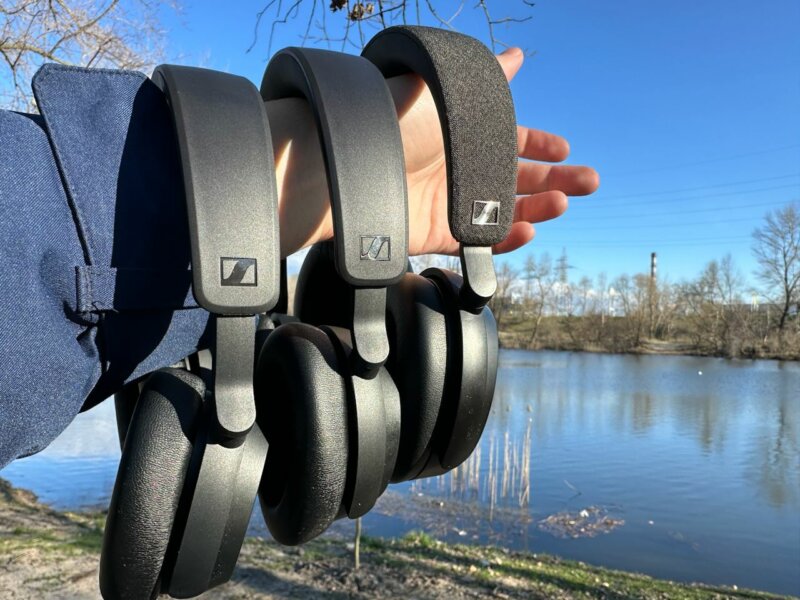 Sennheiser Accentum Plus VS Momentum 4 Review